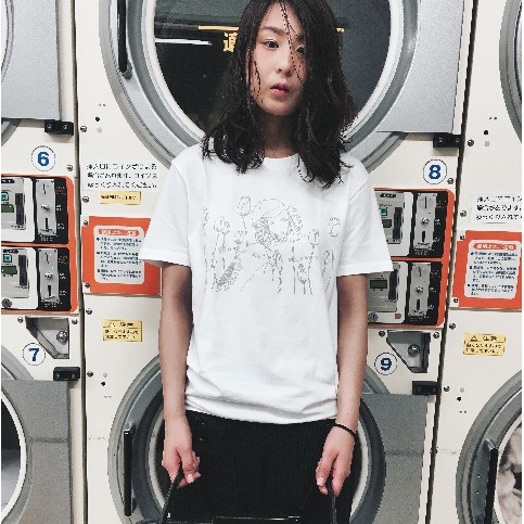 【鱗缶】フラワー流星群Tシャツ（S） / vvstore